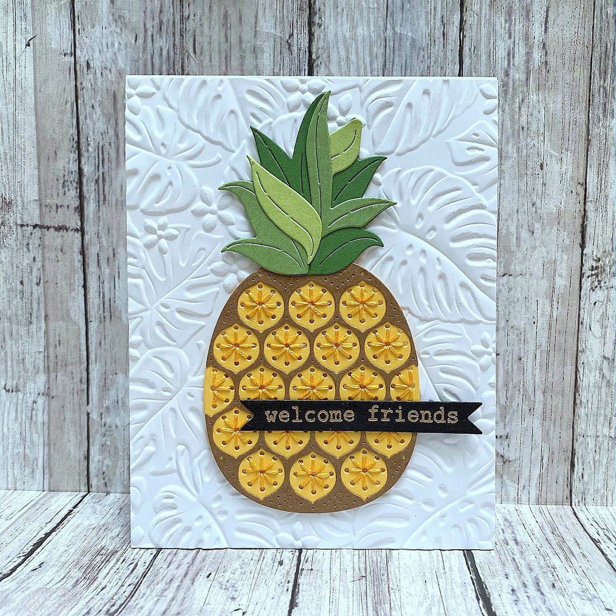 3D Embossing Folder of the Month Membership – Spellbinders UK