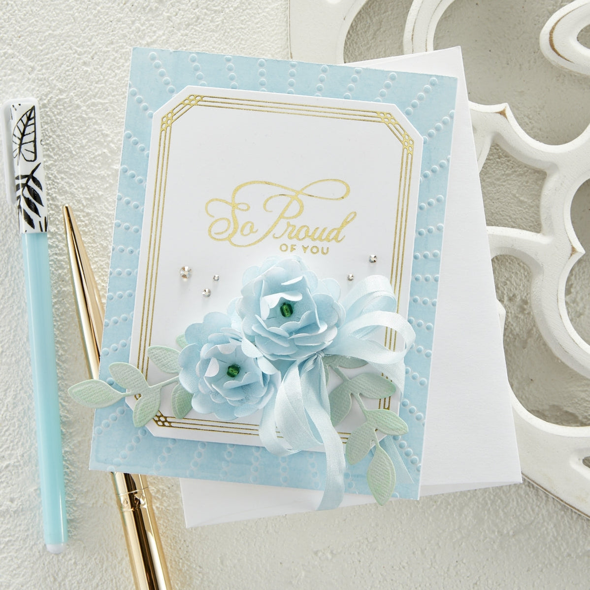 Sun Rays Embossing Folder – Spellbinders UK